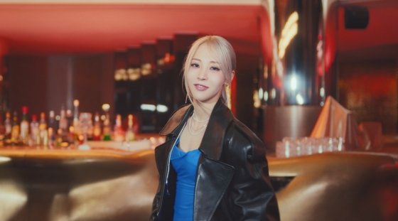 파워풀 퍼포먼스! 문별, 'TOUCHIN&MOVIN' MV 티저 공개 : 네이트 연예