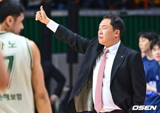 "이 나이에 욕 먹기 싫다" 61세 전창진의 다짐, '슈퍼팀' KCC를 진짜 슈퍼팀 만들었다 : 네이트 스포츠