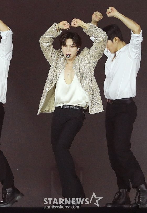 WayV 텐 '최강 섹시 퍼포먼스'[AAA 스페셜 포토] : 네이트 연예