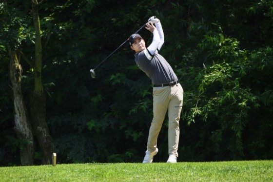 '골프→야구→골프→KPGA 장타상' 최영준, 챌린지투어 우승 "내년 시드 재확보 목표" : 네이트 스포츠