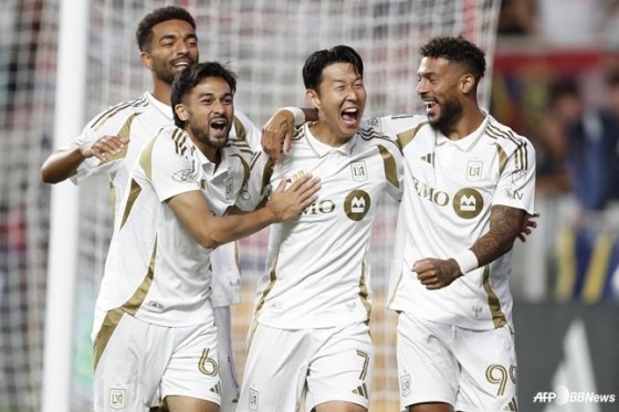 英 BBC "손흥민 지난달 토트넘 떠났는데…MLS 첫 해트트릭" LAFC 맹활약 집중조명 : 네이트 스포츠