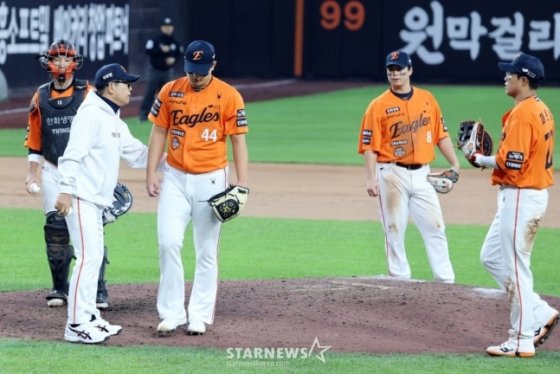 "(김)서현이 나온다" 문동주 없는 한화 총력전, 33SV 마무리도 예외 없다…'단' 조건이 있다 [PO4] : 네이트 스포츠