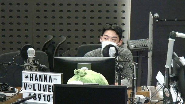 '볼륨' 그레이, 데뷔 9년만 첫 정규 'grayground.'…"매력은 열정" : 네이트 연예