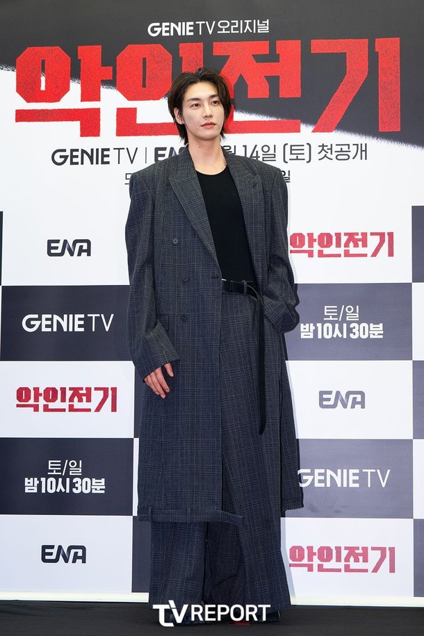 [T포토] 김영광 '187cm의 위엄' : 네이트 연예