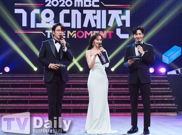 [TD포토] 장성규-윤아-김선호 'MBC 가요대제전 빛낸 3MC' : 네이트 연예