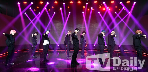 [TD포토] T1419 '화려한 조명이 나를 감싸네~' : 네이트 연예