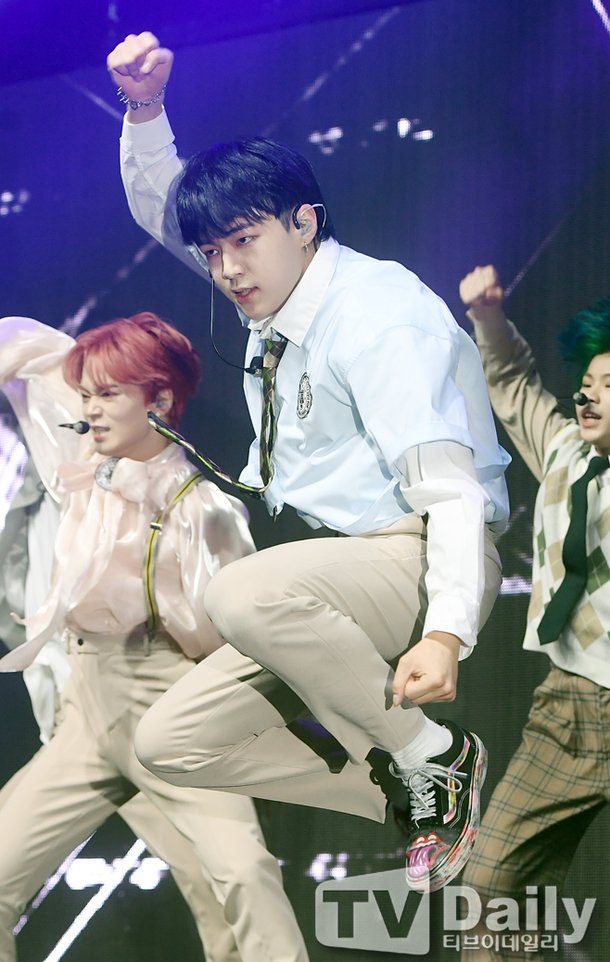 [TD포토] T1419 건우 '높이 뛰자' : 네이트 연예