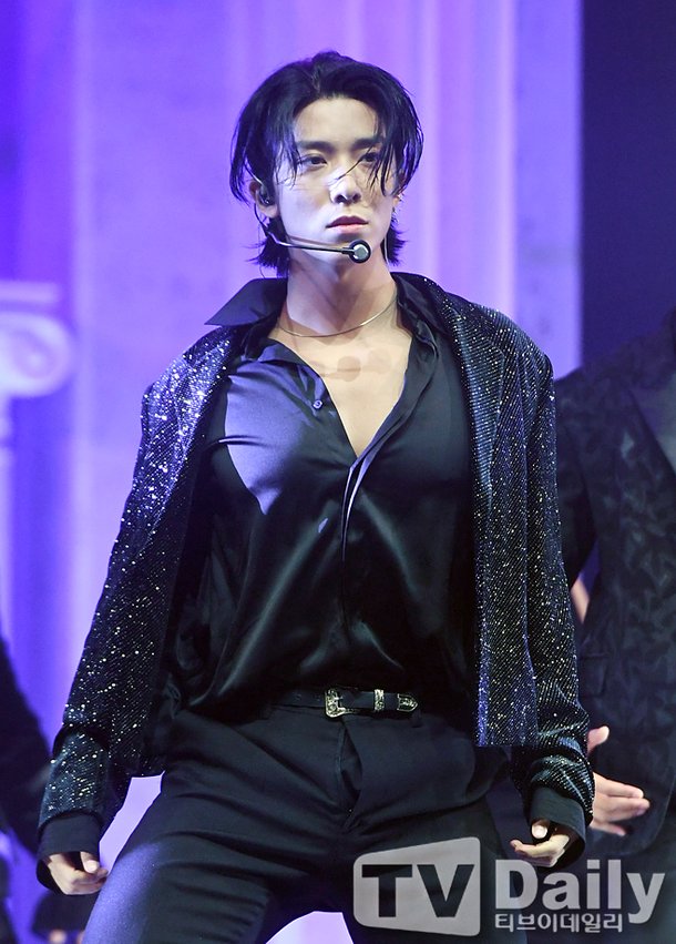 [TD포토] SF9 휘영 '감각적인 섹시미' : 네이트 연예