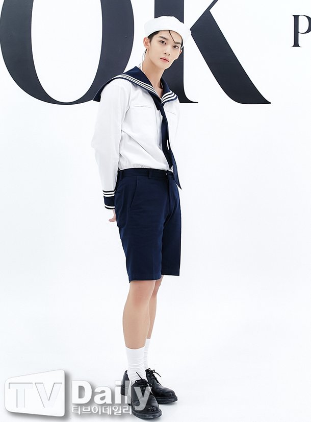 [TD포토] CIX 진영 '의상과 상반된 강렬한 눈빛' : 네이트 연예