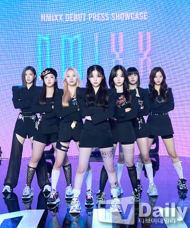 [TD포토] JYP 신인 걸그룹 엔믹스 데뷔 : 네이트 뉴스