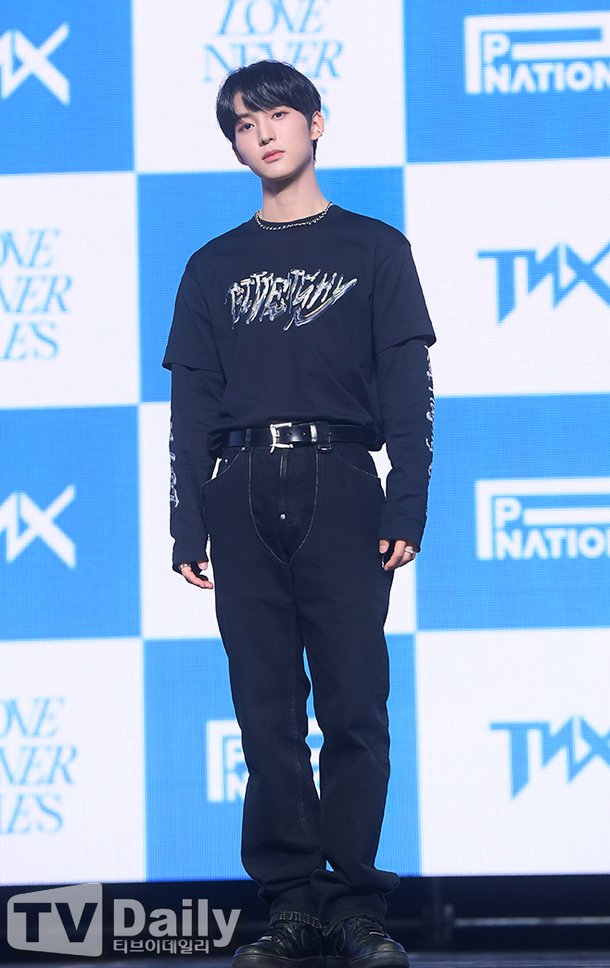 [TD포토+] TNX 은휘 '1초면 심쿵~' : 네이트 연예