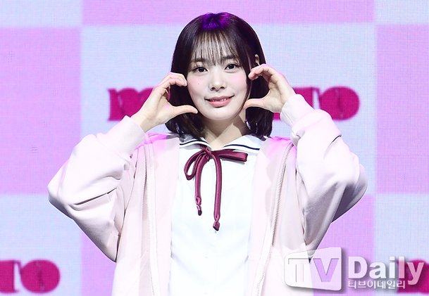 [TD포토] QWER '고민중독 무대' : 네이트 연예