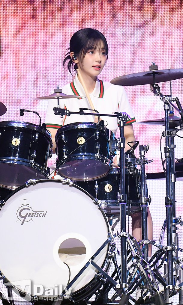 [TD포토] QWER 쵸단 '시선잡는 미모' : 네이트 연예