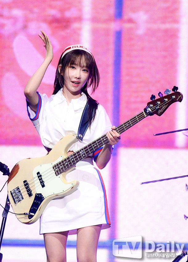 [TD포토] QWER 마젠타 '눈부신 미모' : 네이트 연예