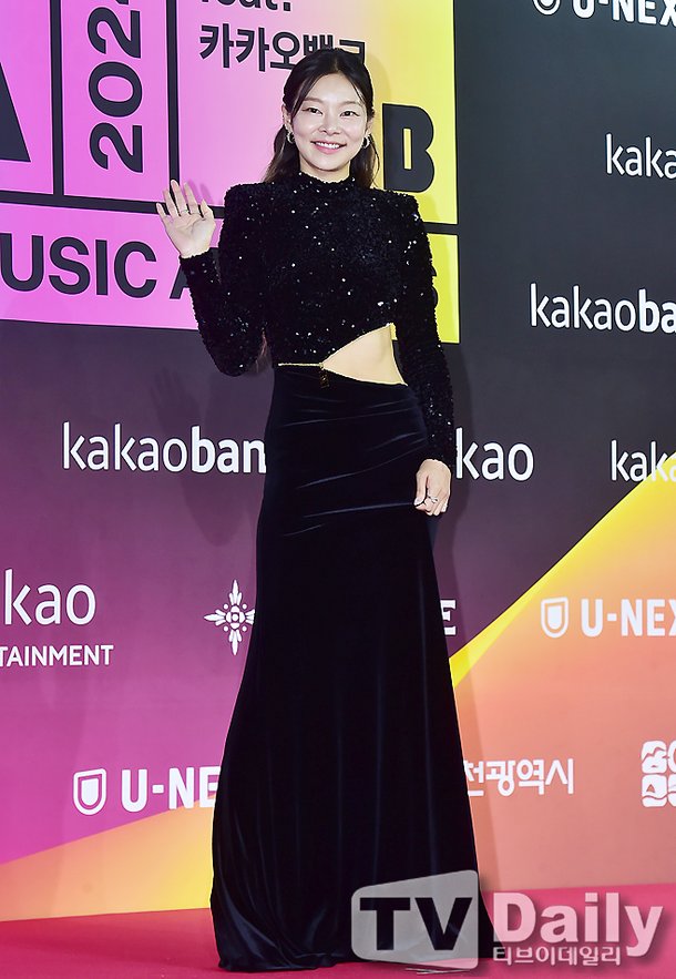 [TD포토] QWER 히나 '심쿵 미모' : 네이트 연예