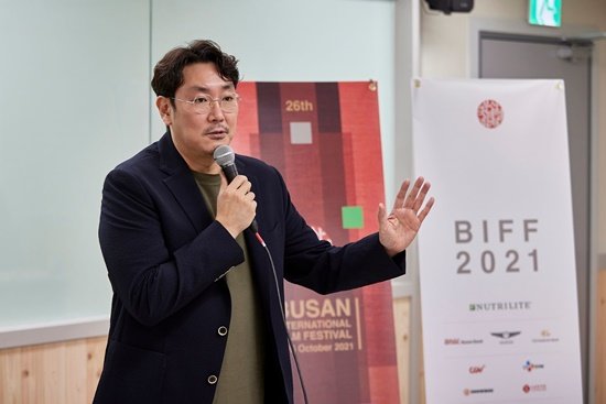조진웅 "코로나로 앞당겨진 변화…OTT 제작 도전" (종합)[BIFF 2021] : 네이트 뉴스