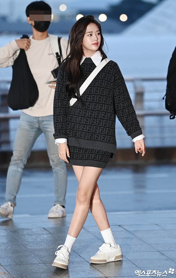 아이브 안유진 '힐이 필요 없는 비율'[엑's HD포토] : 네이트 뉴스