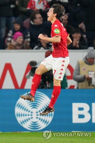 '1G 1AS' 이재성, 묀헨글라트바흐전 4-0 대승 견인…평점 1위 [분데스 리뷰] : 네이트 스포츠