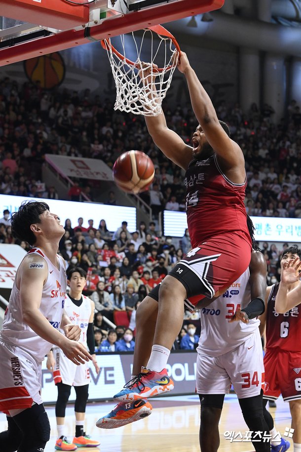 '역대급 혈투' KGC 왕좌에 오르다, 연장 끝 SK 꺾고 'V4+2번째 통합우승' 달성 : 네이트 스포츠