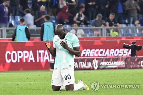 인터밀란 '103kg FW', UCL 결승 앞두고 눈물 '펑펑'…"돌아가신 할아버지 생각 나" : 네이트 스포츠