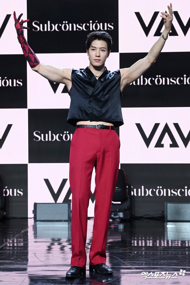 VAV 제이콥 '조각 몸매'[엑's HD포토] : 네이트 연예