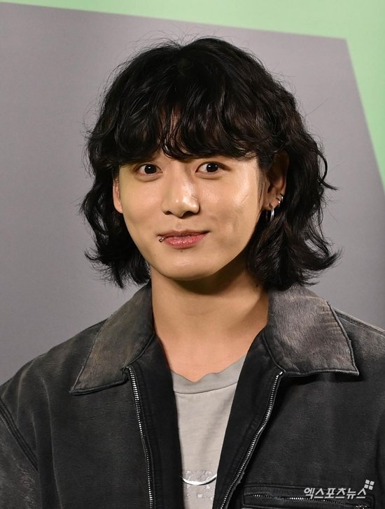 황금 막내 정국 솔로 데뷔 전에도 기네스 신기록 [bts 10년의 피땀산물⑧] 아이돌24시 네이트 연예