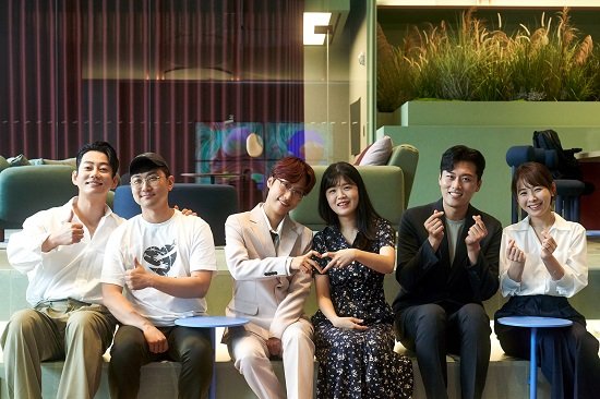 "지각 절대 NO, 목표는 20년!"…MBC DJ 된 재재·테이·김일중의 '찐텐' (엑's 현장)[종합] : 네이트 연예