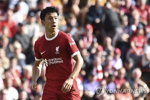"12km 뛰는 엔도, 리버풀 중원의 핵심"…EPL도 놀란 日 30세 MF 적응기 : 네이트 스포츠