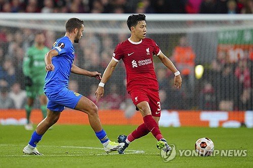 "12km 뛰는 엔도, 리버풀 중원의 핵심"…EPL도 놀란 日 30세 MF 적응기 : 네이트 스포츠
