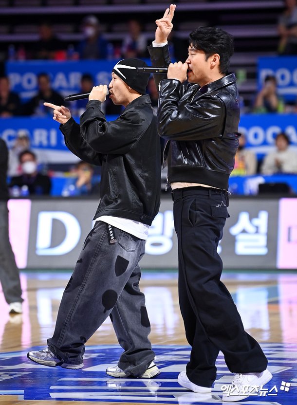 '스모크' 다이나믹듀오, WKBL 올스타 축하공연[엑's HD포토] : 네이트 연예