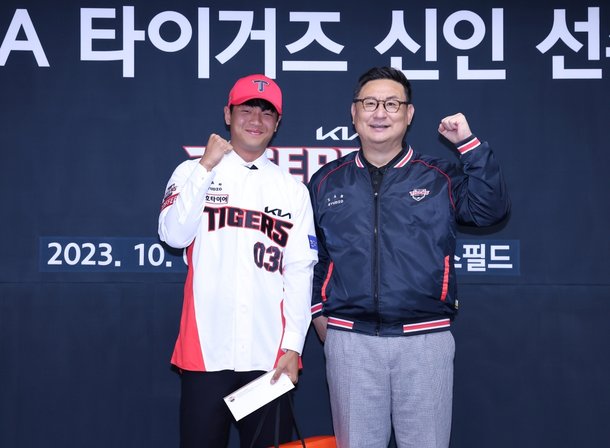 '최강야구' 맹활약 'KIA 7R 새내기' 김민주…"신인왕 도전" 당찬 선언 [캔버라 인터뷰] : 네이트 스포츠