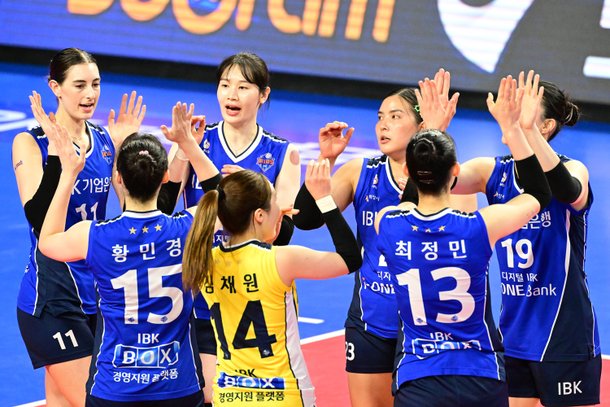 IBK, GS칼텍스 3-0 완파…봄 배구 희망가 (종합) : 네이트 스포츠