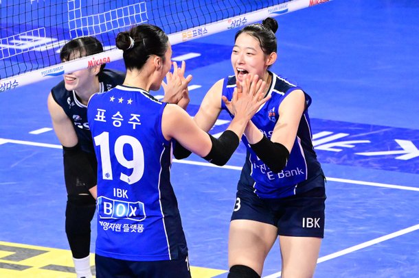 IBK, GS칼텍스 3-0 완파…봄 배구 희망가 (종합) : 네이트 스포츠