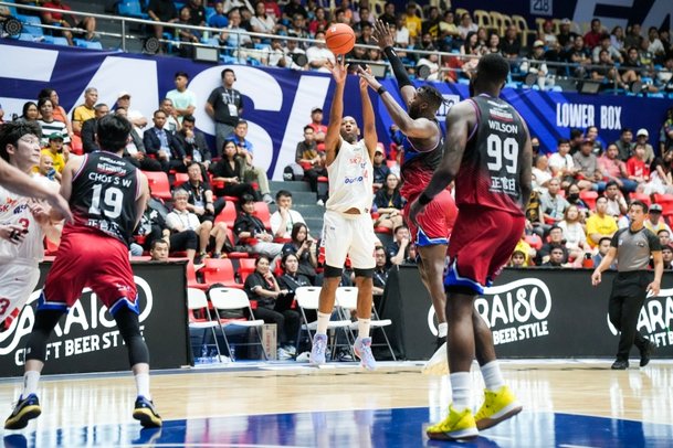 '워니+오재현 56점 합작' SK, 정관장 꺾고 2년 연속 EASL 결승 진출 : 네이트 스포츠