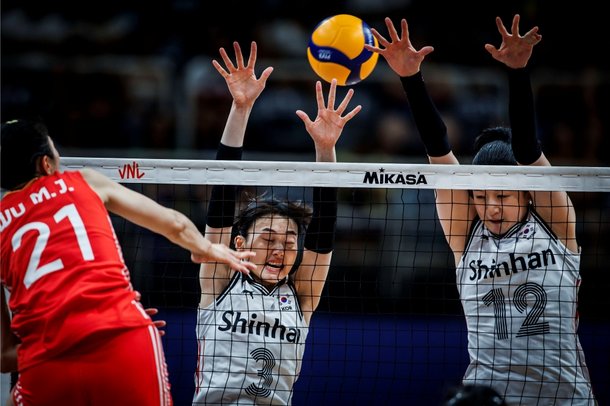 '강소휘 11점' 女 배구, 무기력하게 무너졌다…중국에 0-3 완패→VNL 28연패 수렁 : 네이트 스포츠