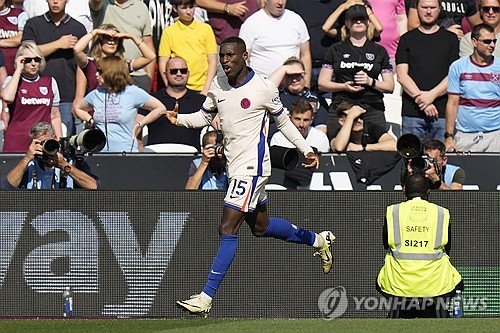 살라-손흥민 제쳤다! '최악의 공격수?' 홀란 빼면 5월 이후 EPL 최다골…"드로그바가 돌아왔다" 웨스트햄전 2G 1AS 원맨쇼 : 네이트 스포츠