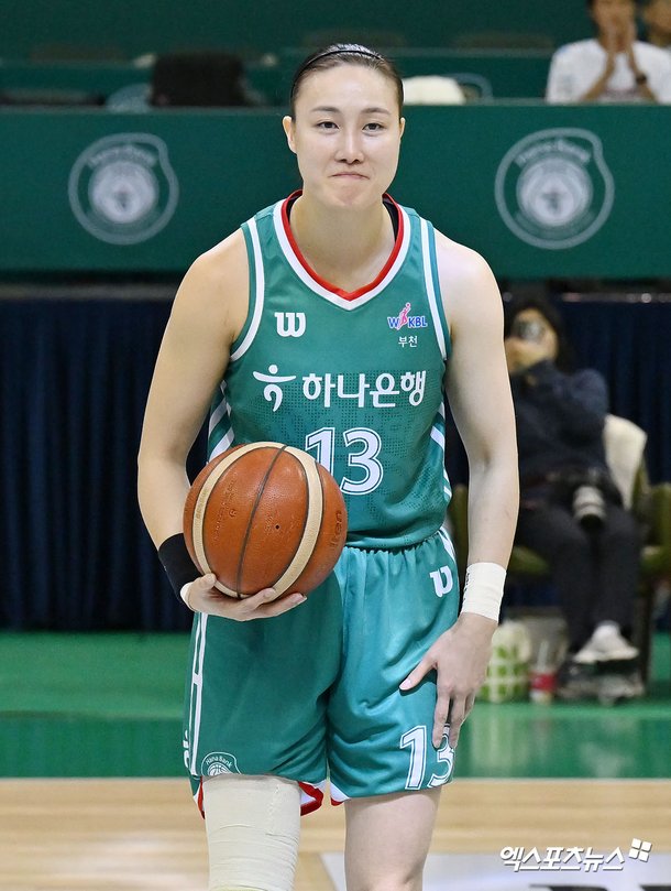 하나은행 김정은, '8141점' WKBL 역대 최다 득점자 등극…팀은 삼성생명 7연승 내줘 : 네이트 스포츠
