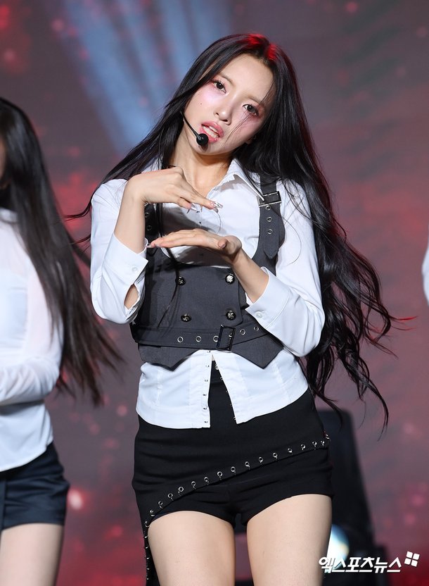 VVS 브리트니 '섹시한 눈빛'[엑's HD포토] : 네이트 연예