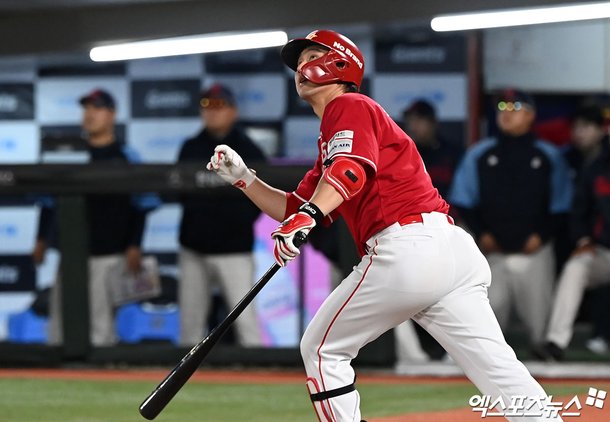 타격폼이 27가지라고?…KBO 최초 500홈런 '-2' 최정이 KBO 최고 타자일 수밖에 없는 이유 [사직 현장] : 네이트 스포츠