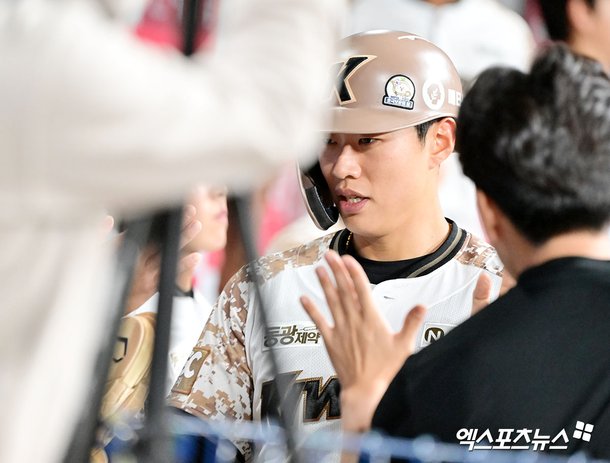 송성문, KBO 역대 최고 기록 '또' 갈아치웠다…땅볼 출루→무관심 속 2루 안착→'33연속 도루 성공' 이어가 [고척 라이브] : 네이트 스포츠