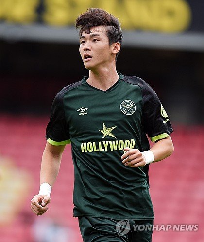 'EPL 최초의 韓 CB' 김지수 초대박! 독일 2부팀서 주전 예약…감독 "지금 당장 KIM 필요해" : 네이트 스포츠