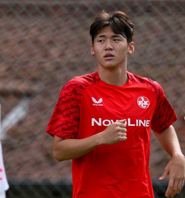 'EPL 최초의 韓 CB' 김지수 초대박! 독일 2부팀서 주전 예약…감독 "지금 당장 KIM 필요해" : 네이트 스포츠