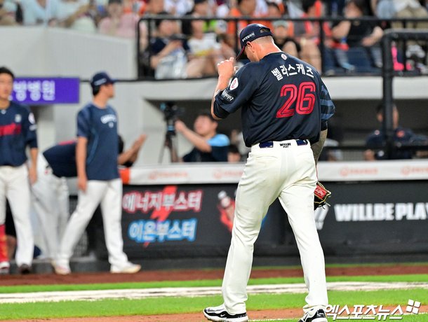 롯데 PS 청부사?…'ML 통산 38승' 벨라스케즈, 한화전 3이닝 5실점 [대전 라이브] : 네이트 스포츠