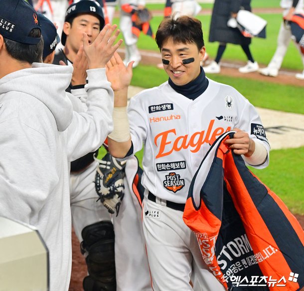 2169경기 만에 KS 간다!…PO 5차전서만 3번이나 좌절, 이번에도 손아섭은 "나 때문인가" 했는데 [PO5 인터뷰] : 네이트 스포츠