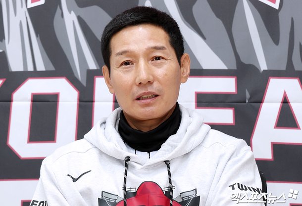 염갈량 고뇌 끝 결단! 오스틴 '1차전 DH 선발' 왜?…"김현수·구본혁 외야 수비 동급, 내야 강화 결론" [KS1 현장] : 네이트 스포츠