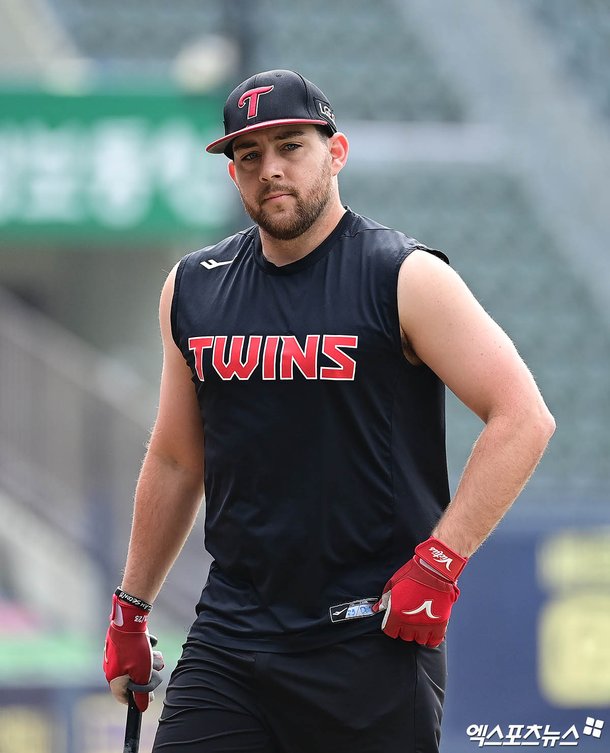 염갈량 고뇌 끝 결단! 오스틴 '1차전 DH 선발' 왜?…"김현수·구본혁 외야 수비 동급, 내야 강화 결론" [KS1 현장] : 네이트 스포츠