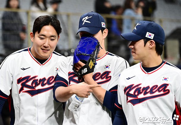 '162km→154km→150km' 문동주는 회복 중?…도쿄돔 마운드에 과연 오를까 : 네이트 스포츠