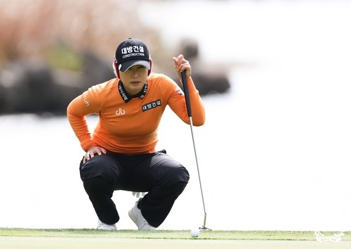 상금 60위 나희원, KLPGA 투어 에쓰오일 챔피언십 2R 공동 1위(종합) : 네이트 스포츠