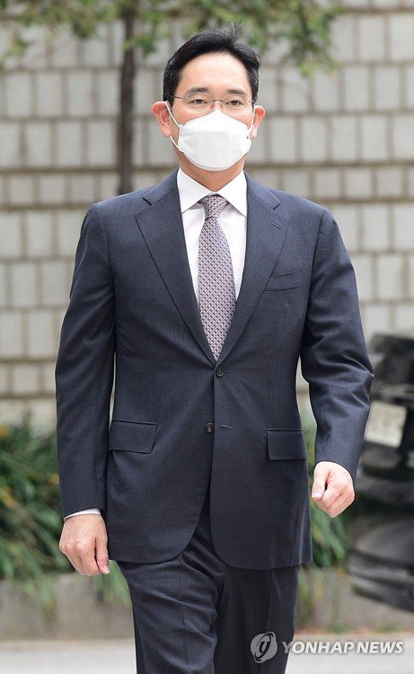 법정 향하는 이재용 삼성전자 회장 : 네이트 뉴스
