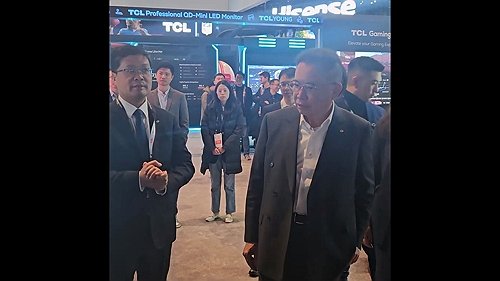 [CES 2025] 삼성전자 부스 찾은 中TCL CEO…전장 전시 '열공' : 네이트 뉴스